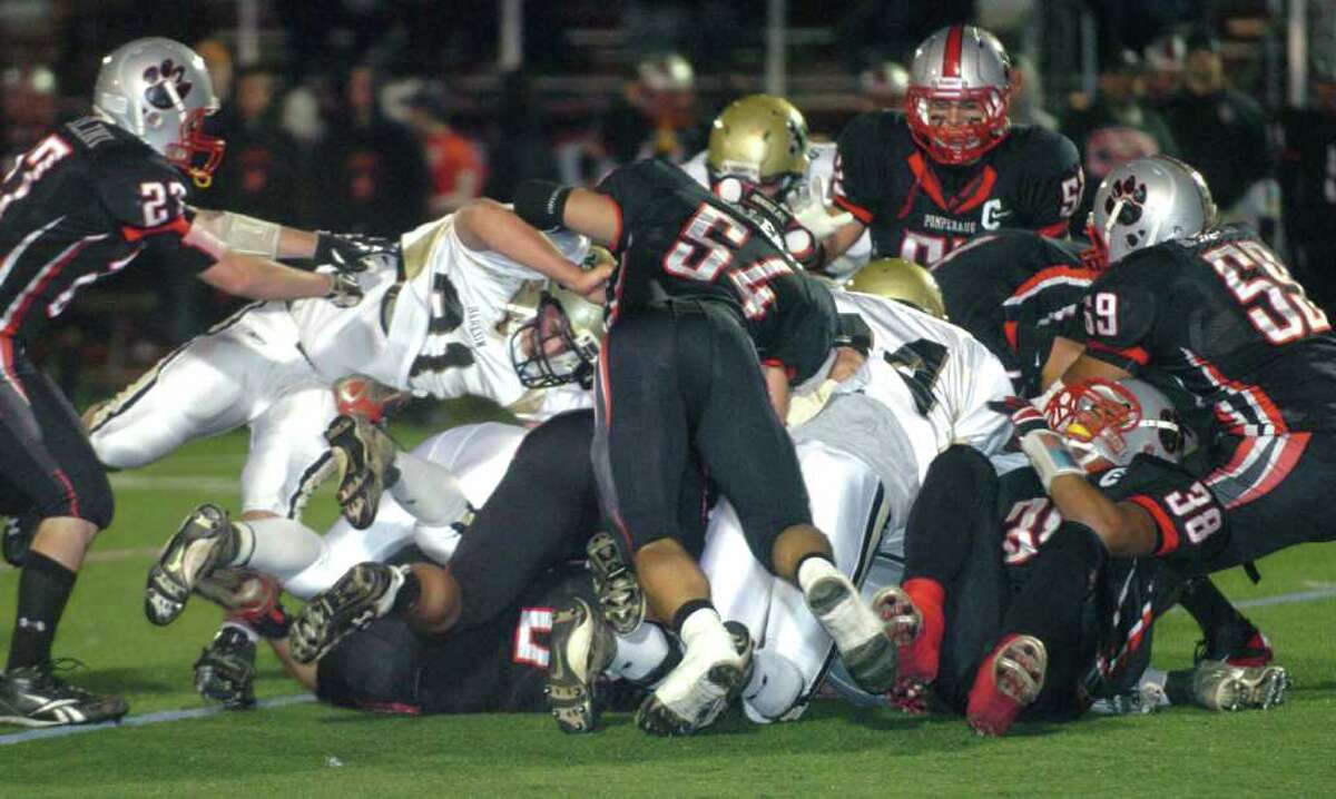 Pomperaug tops Barlow to win fifth straight