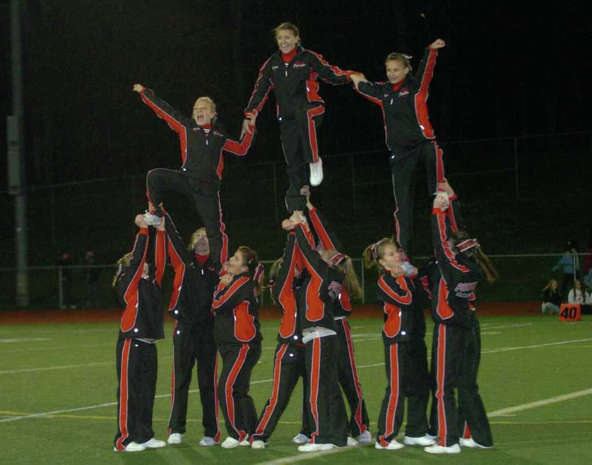 Pomperaug tops Barlow to win fifth straight