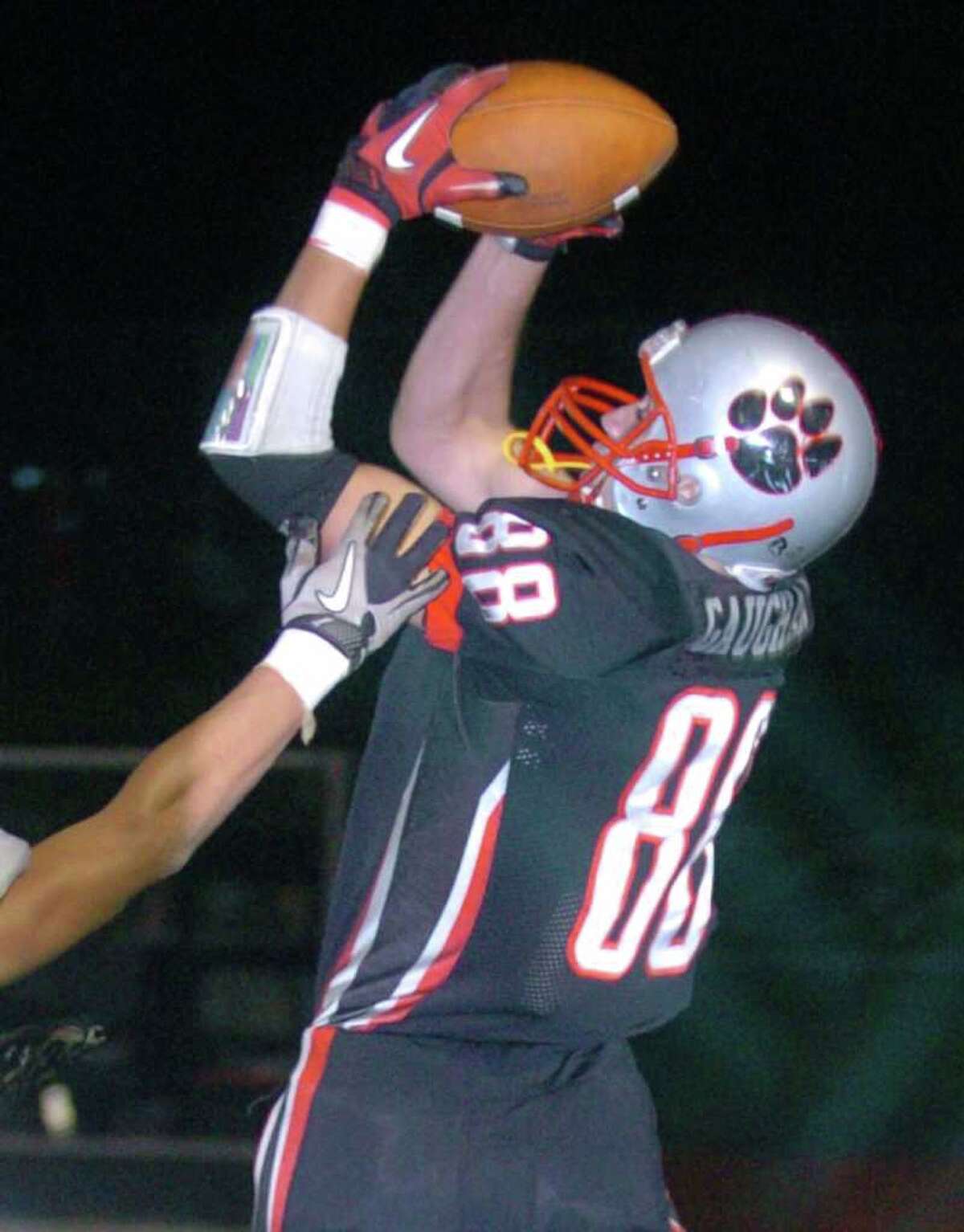 Pomperaug tops Barlow to win fifth straight