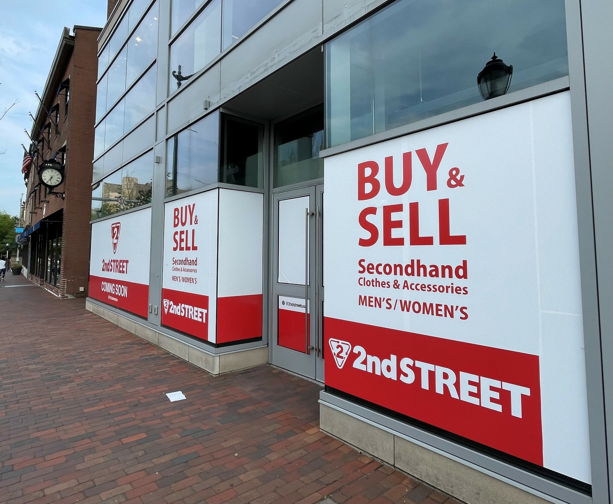 Second-hand clothing retailer 2nd Street to open two stores in CT
