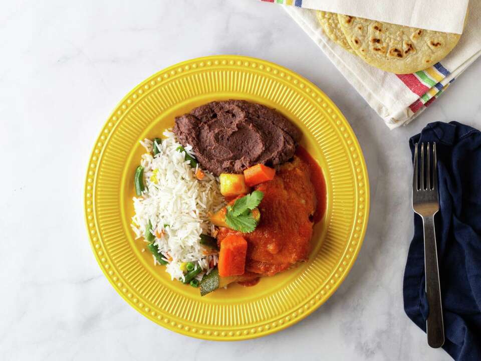 Beloved pupusa maker Estrellita's Snacks to open first SF restaurant
