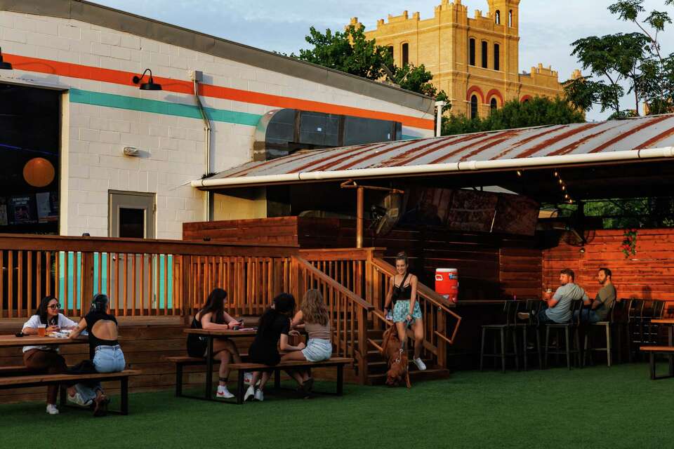 San Antonio icehouse puts modern spin on original