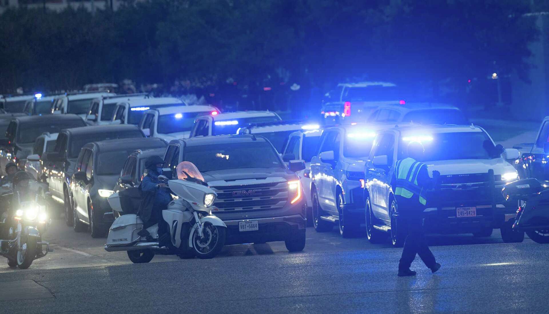 Fallen deputy's body escorted through Houston in honorary procession