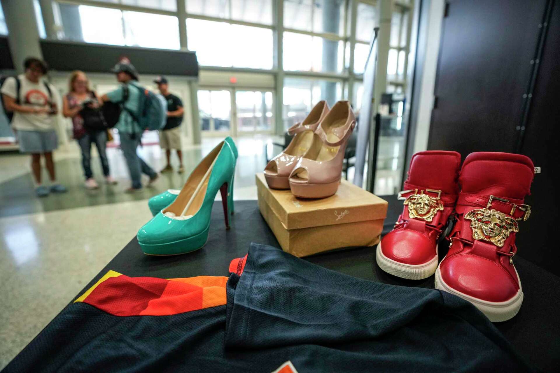 Counterfeit items confiscated by U.S. airports: Beware of these scams