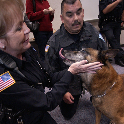 Top cop dog retires ... to spend more time with family
