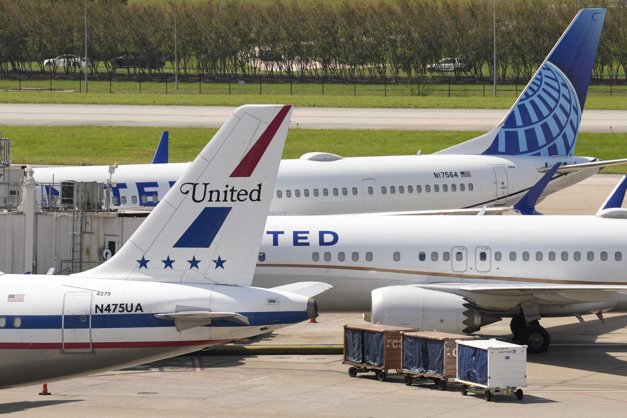 5 cheap flights from Houston for summer vacation before school starts