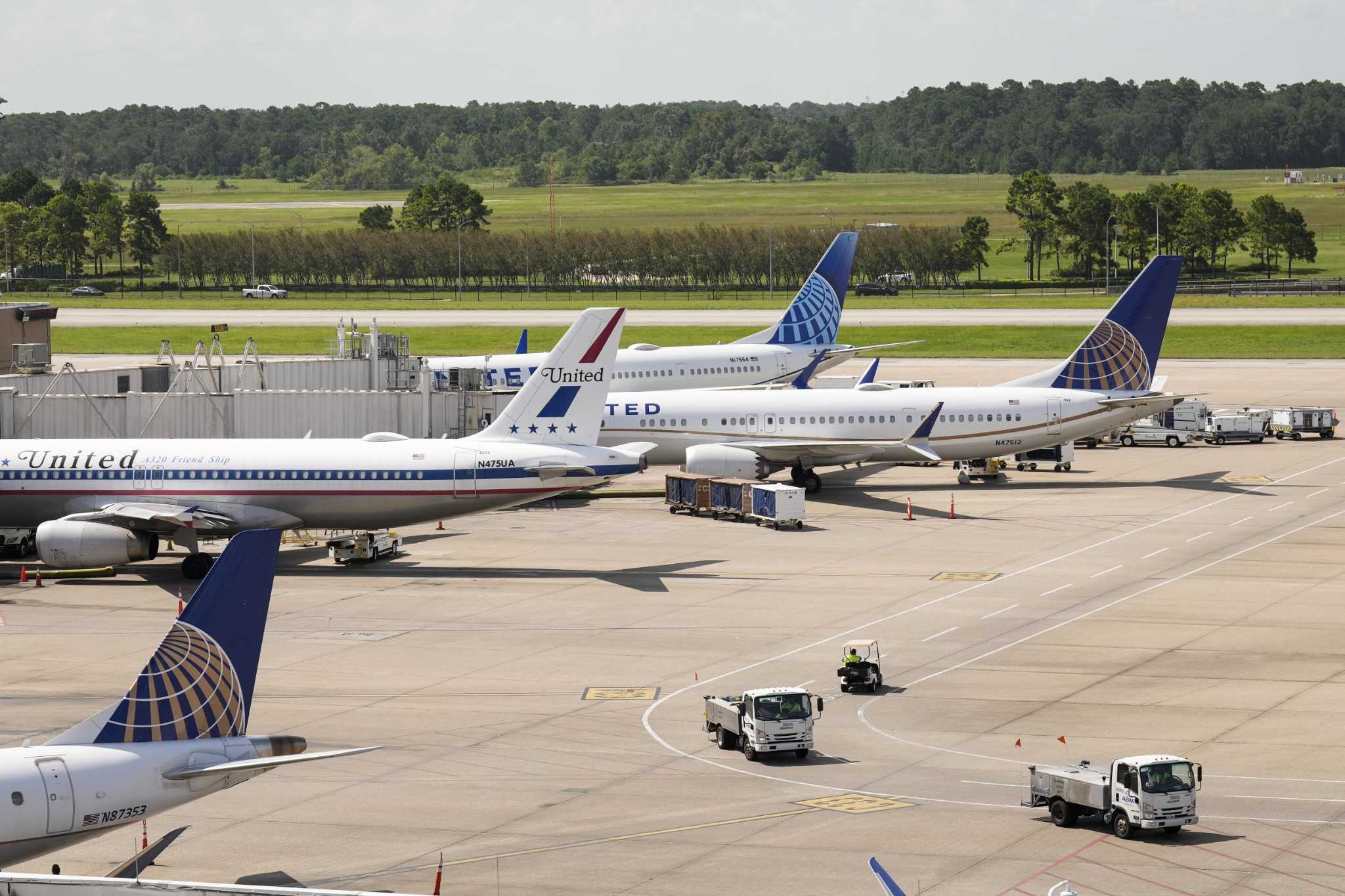 How to rebook your Houston flight after Microsoft outage