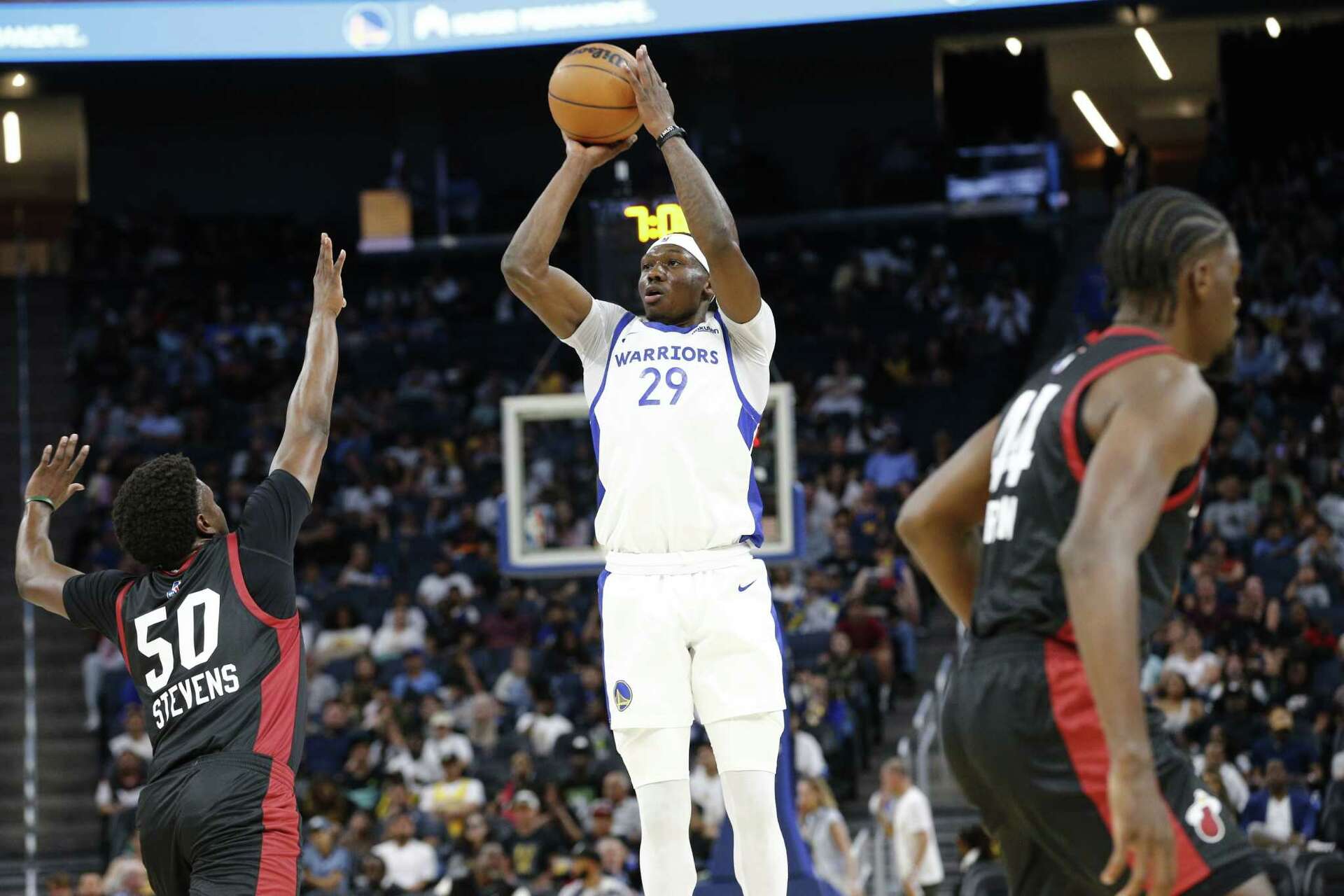 How Daeqwon Plowden earned his two-way Warriors deal in summer league