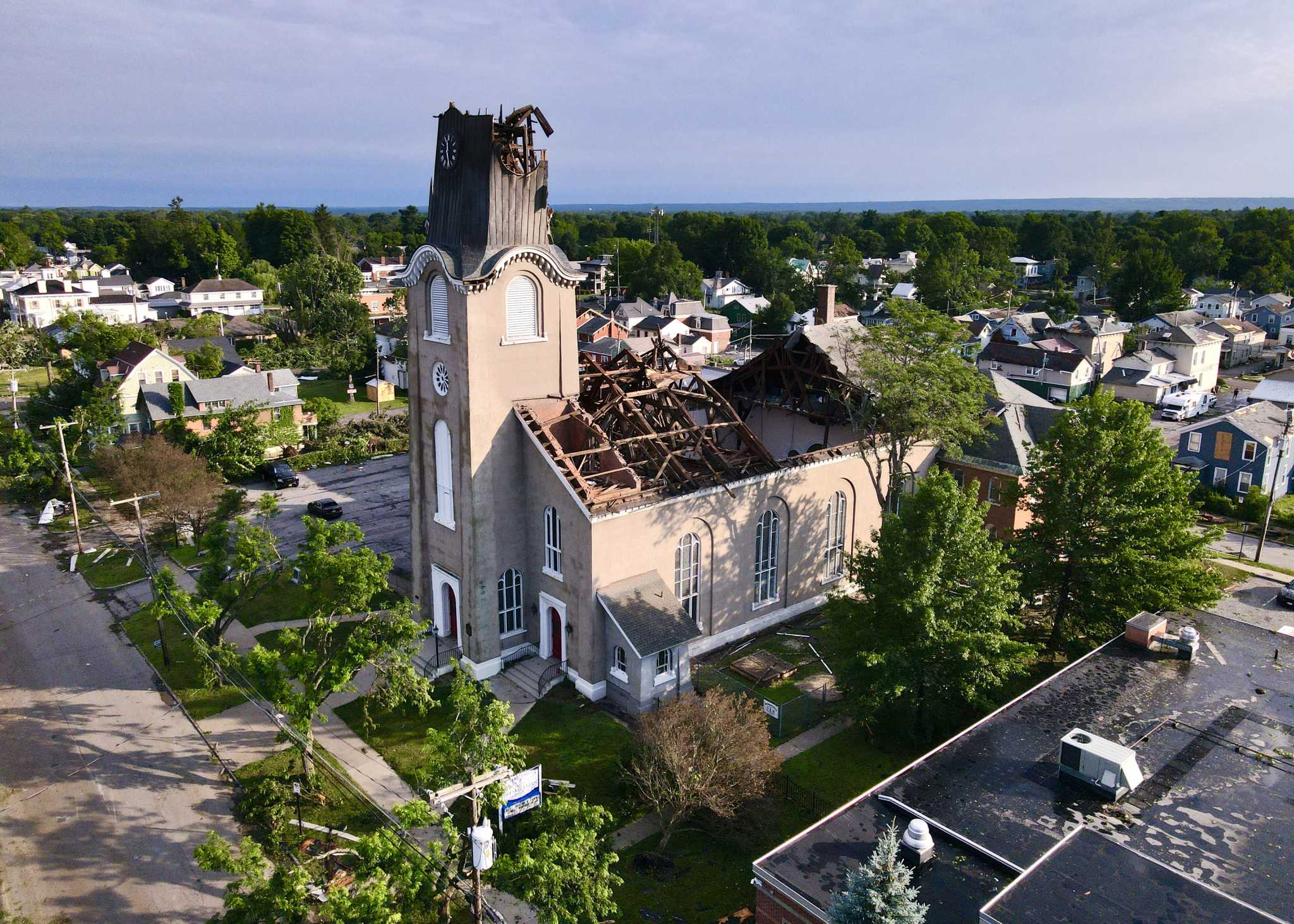 Utility crews work to restore power after deadly storms hit upstate