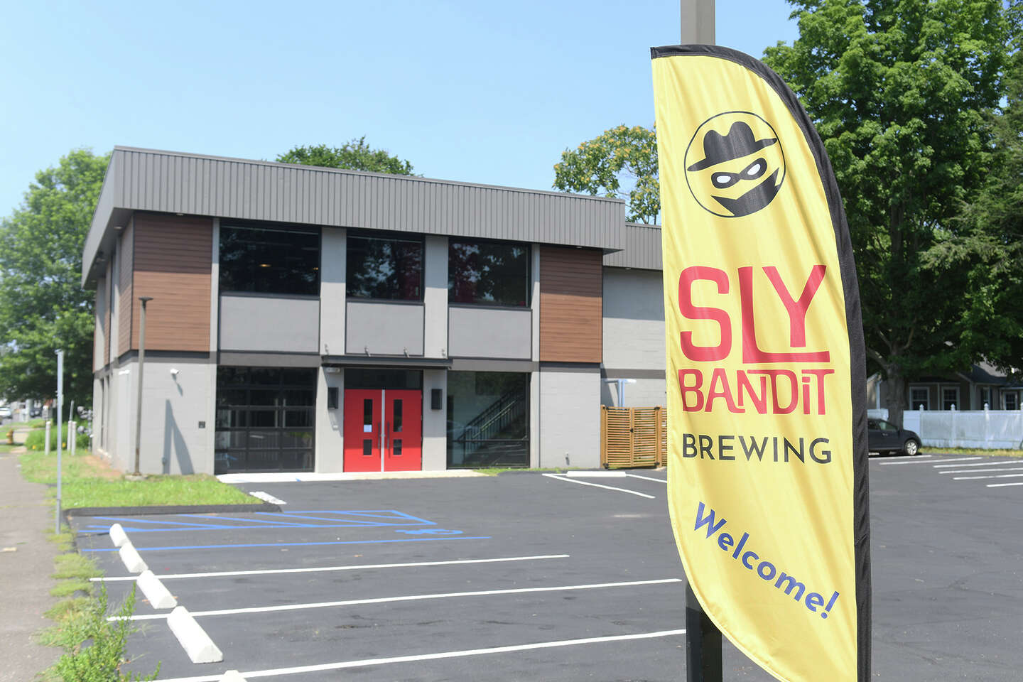 Sly Bandit brewery and restaurant opens in Wilton, near Norwalk line