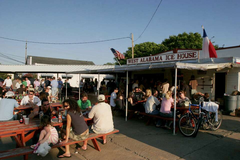 What are the oldest historic restaurants in Houston, Texas?
