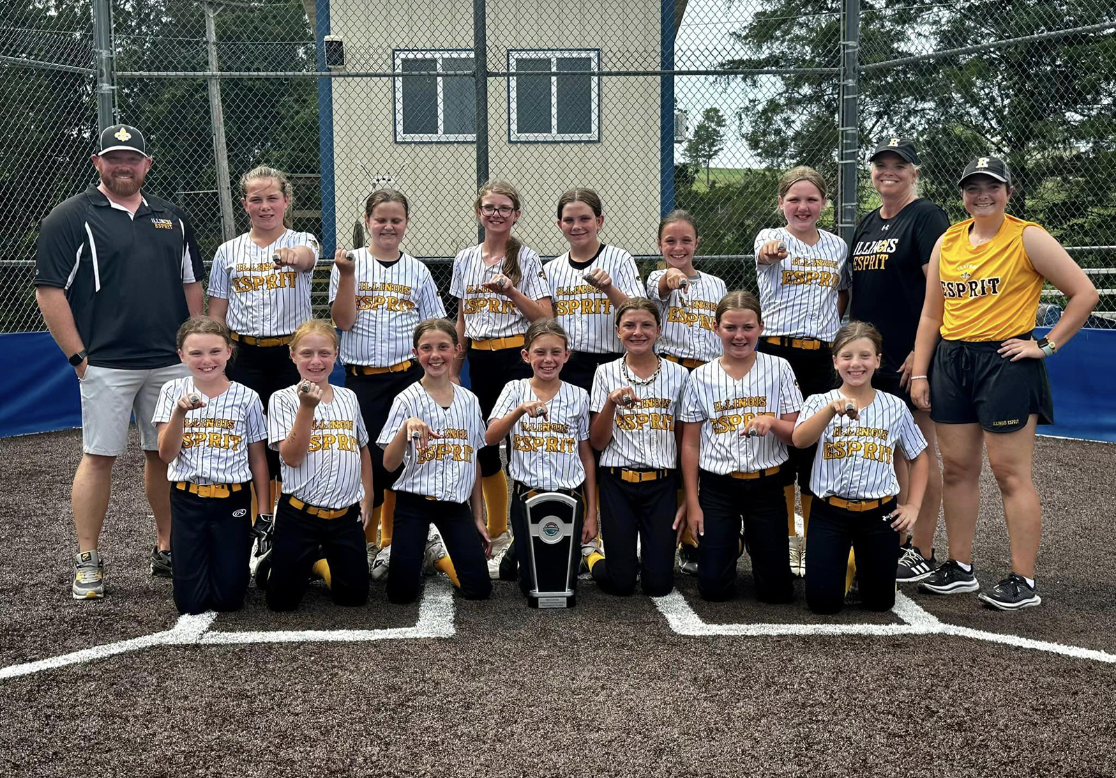 Local softball team finishes second at national tourney in Missouri