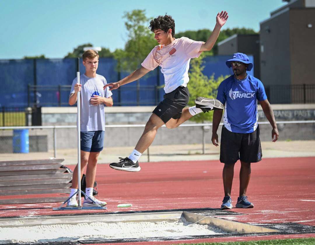 Shaker track and field camp introduces younger kids to the sport