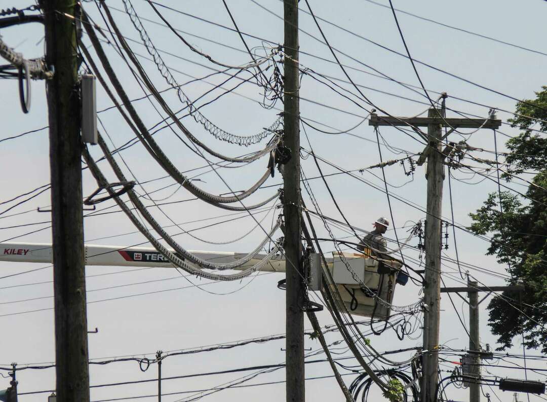 Connecticut utility regulators approve electric bill reductions