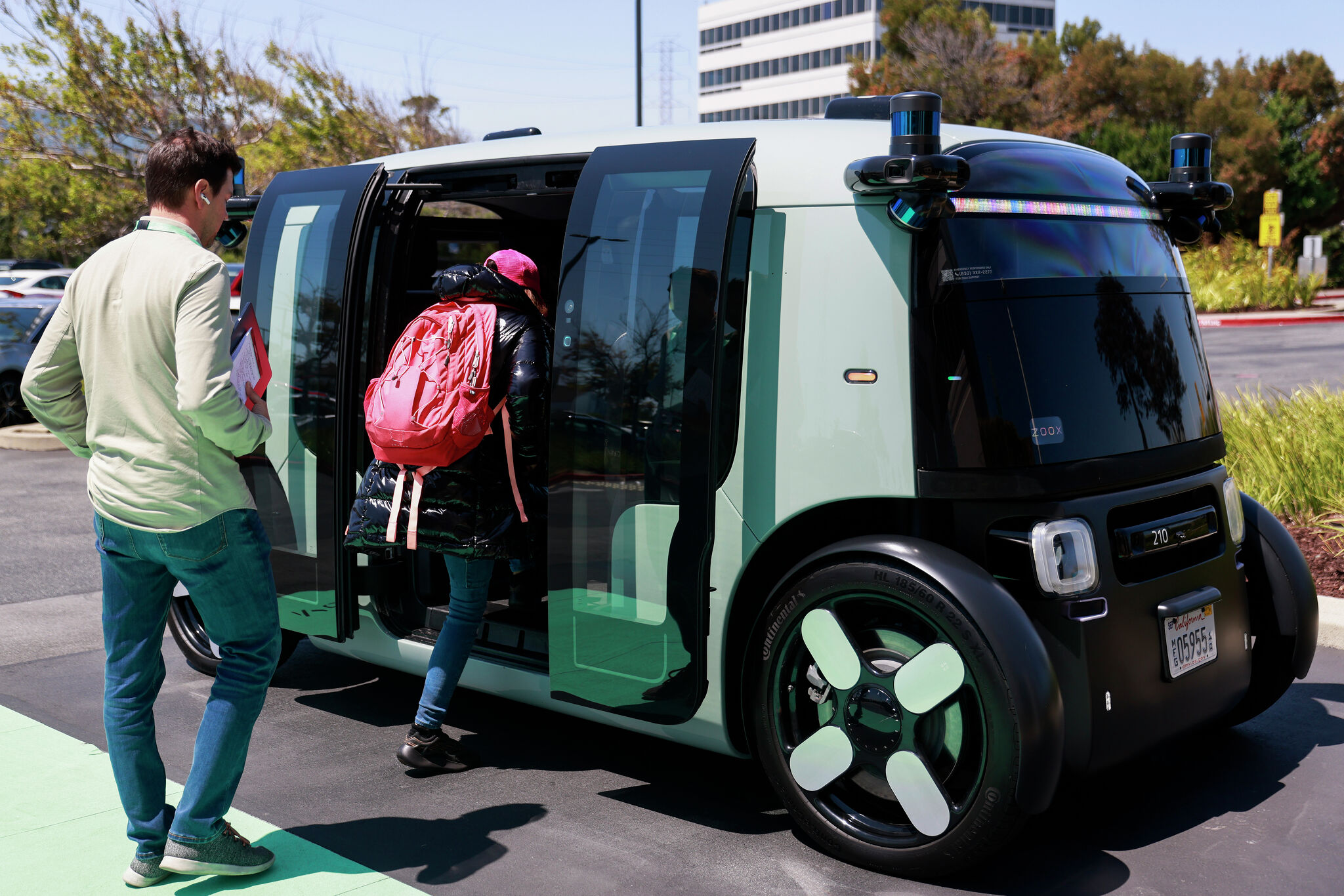 A car with no steering wheel: What SF’s next robotaxis could look like