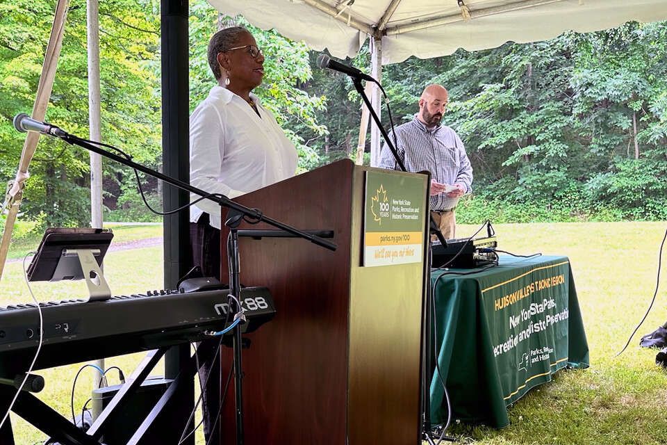 Black Livingston descendants acknowledged at Clermont exhibit