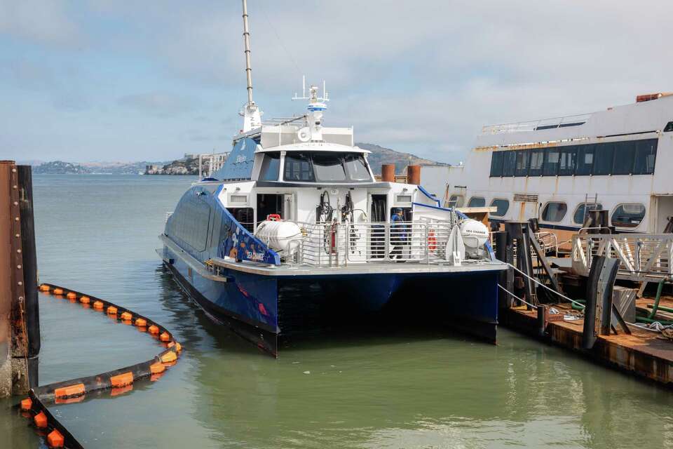 Hydrogen-powered ferry on SF Bay makes a splash with drinkable exhaust