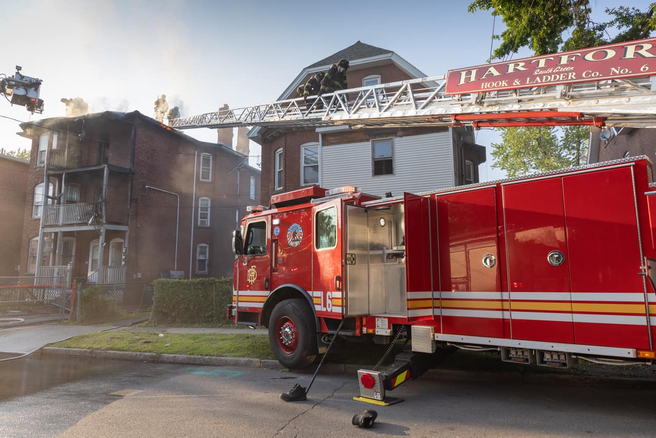 Hartford fire on Whitmore Street street displaces 8 people, chief says