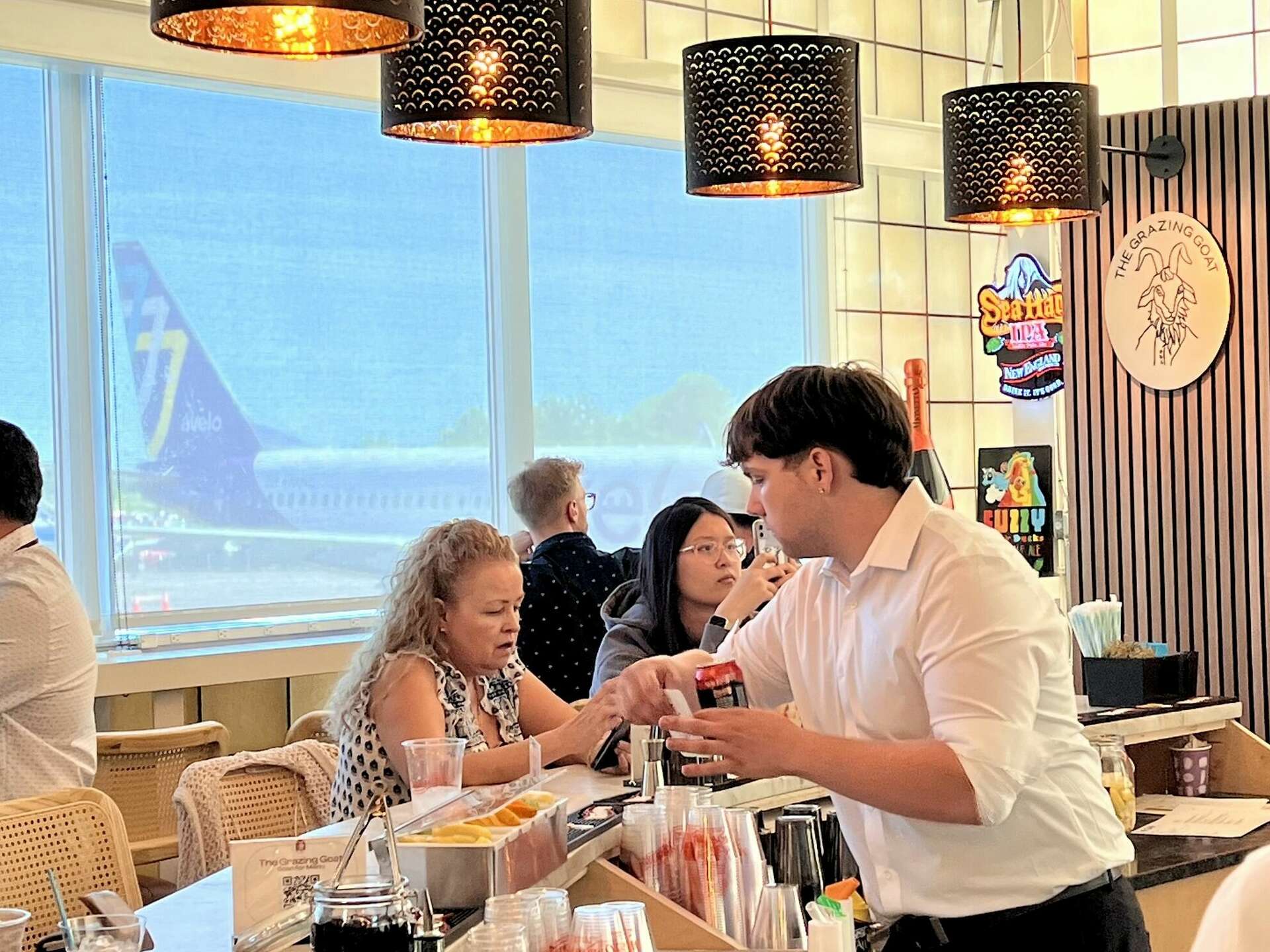 Tweed-New Haven airport opens first bar, The Grazing Goat