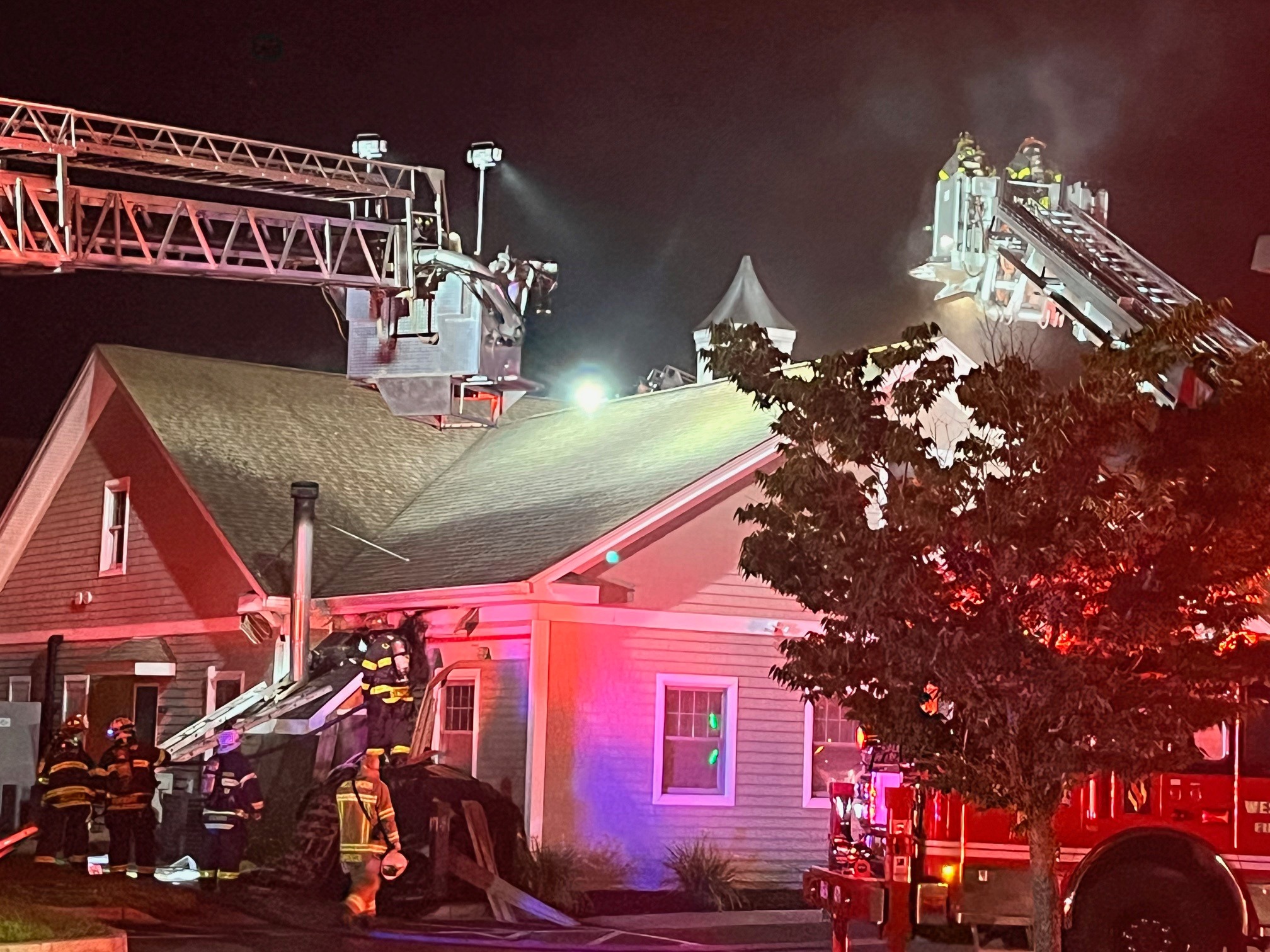 Firefighters respond to commercial fire in Westbrook, officials say