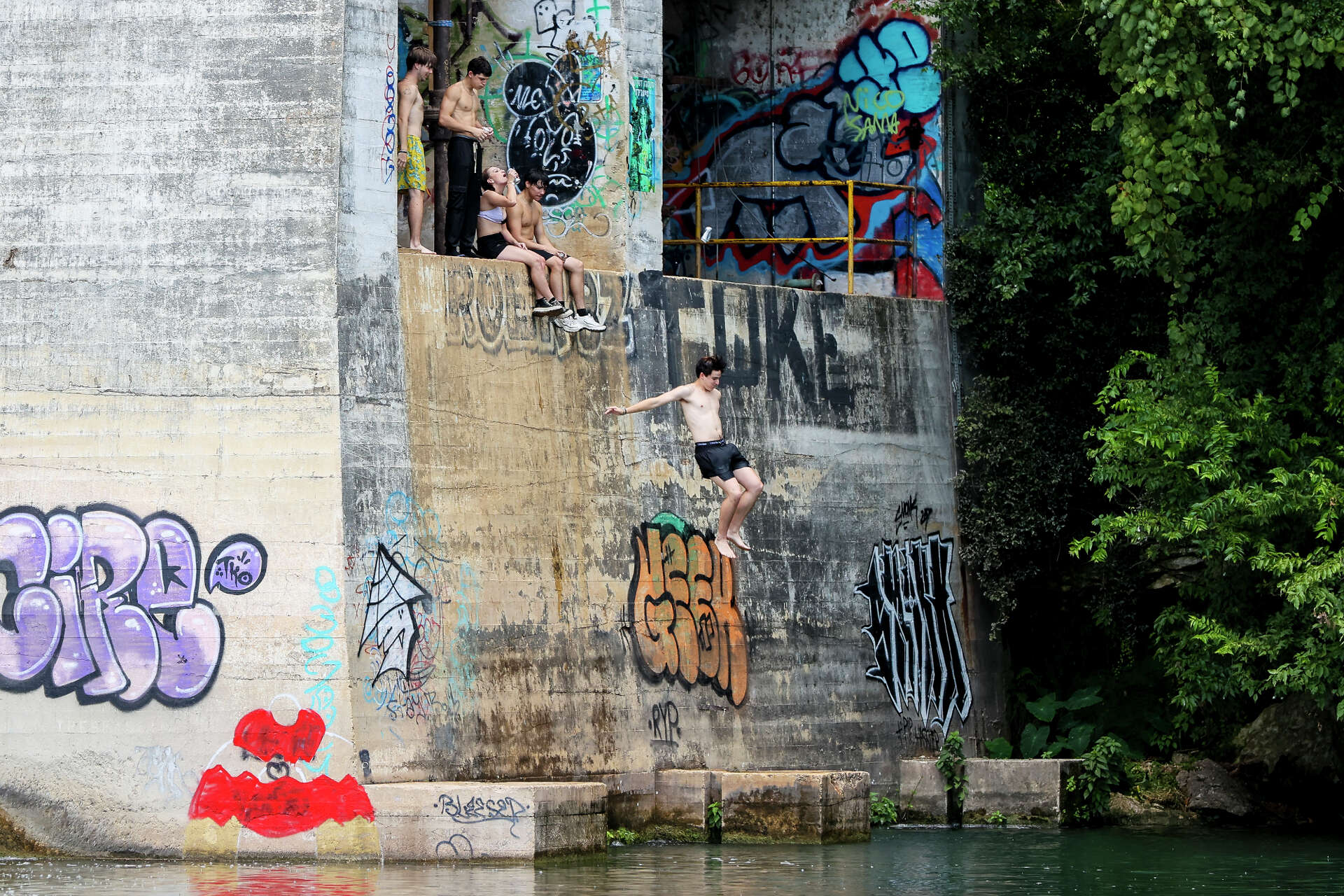New Braunfels moves to end river access at Faust Street Bridge