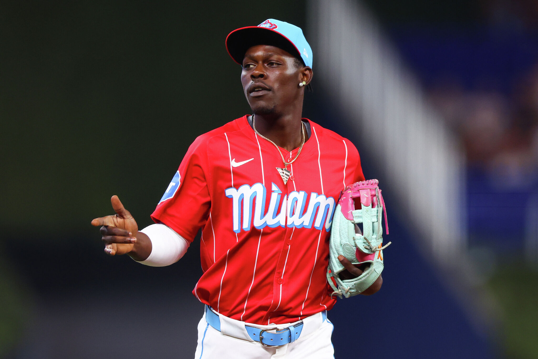 MLB trade rumors: Will Astros add big fish for pennant push?