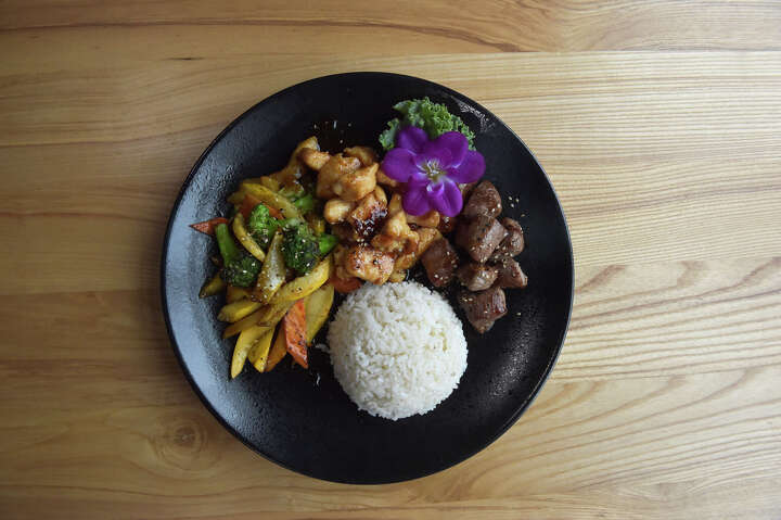 Asian cuisine restaurant, Tomo 202, opens in Brookfield: 'A good fit'