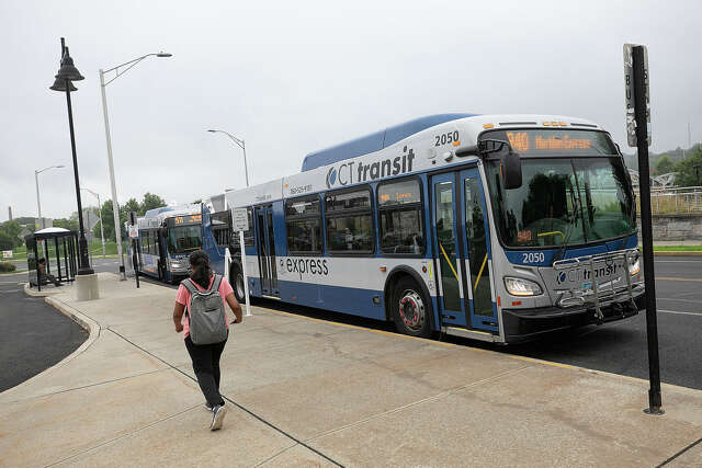 CT high school students may soon get free rides on CTtransit buses