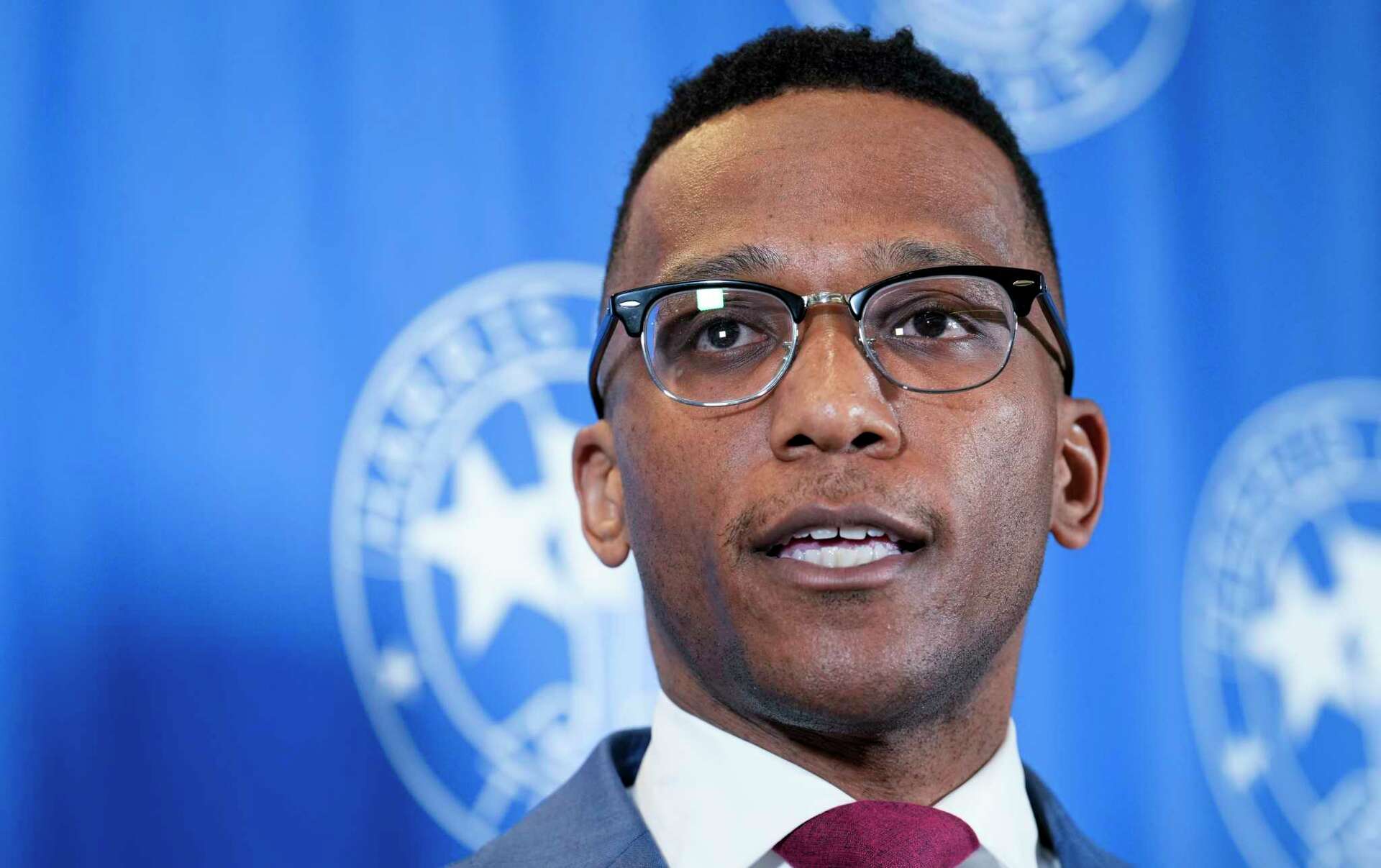 Menefee gleans backing of some of state's top Democrats