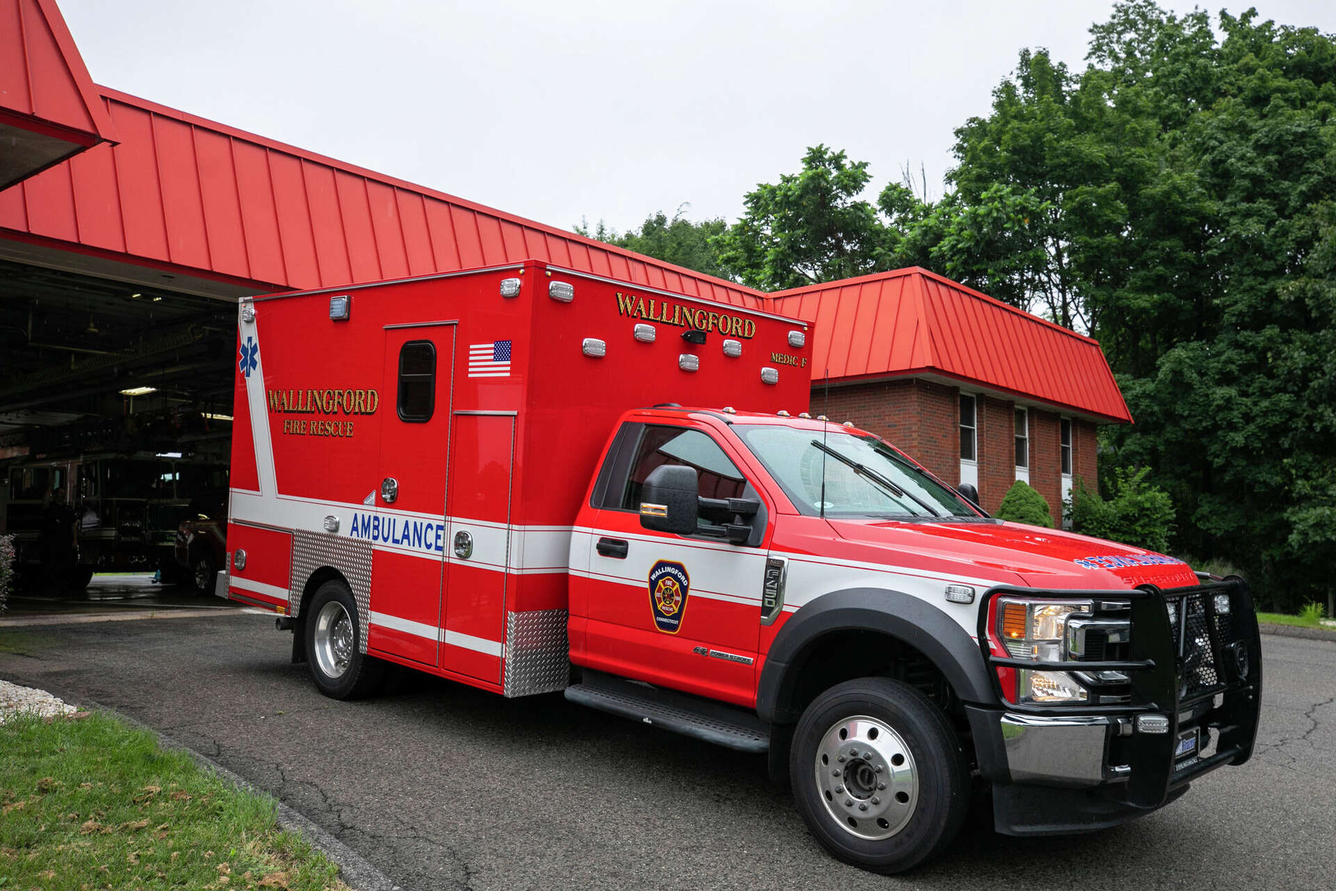 200 gallons of phosphoric acid spills at Wallingford business: FD