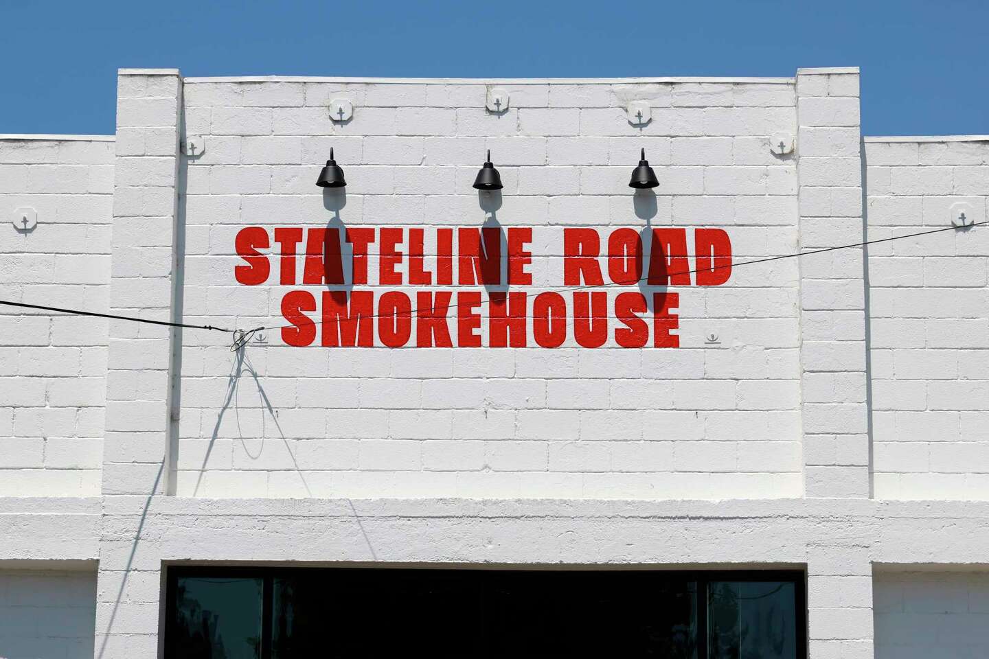 Stateline Road Smokehouse, a barbecue restaurant, is opening in Napa.