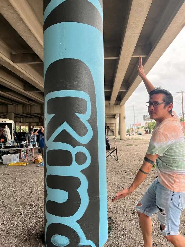 Giant crayons prop up I-37 near downtown San Antonio