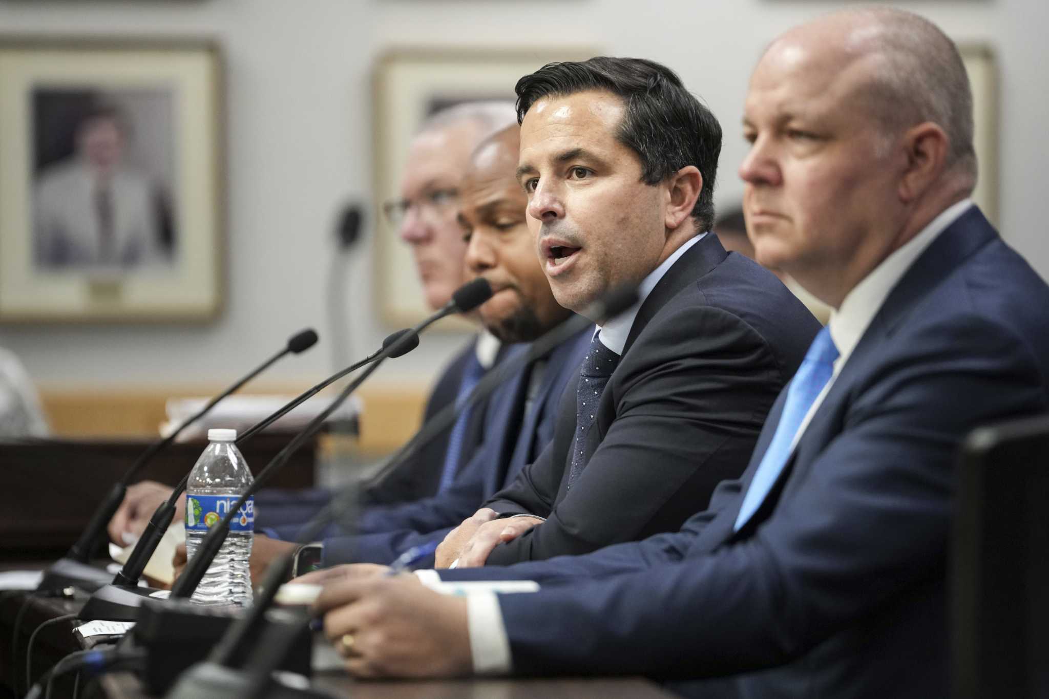 Senator floats recouping money CenterPoint spent on idle generators