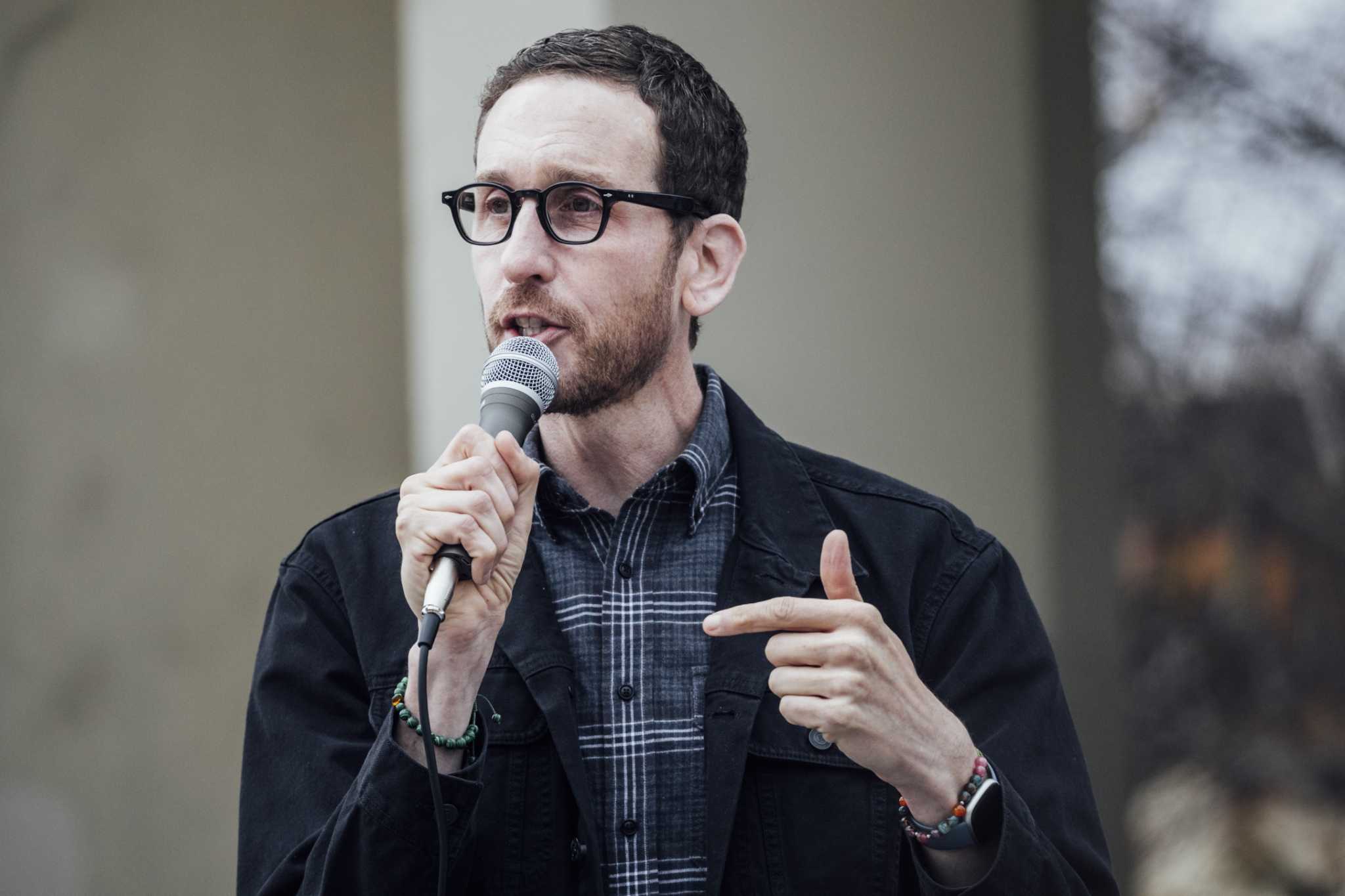 Wiener defends AI bill against tech industry criticism at expert panel