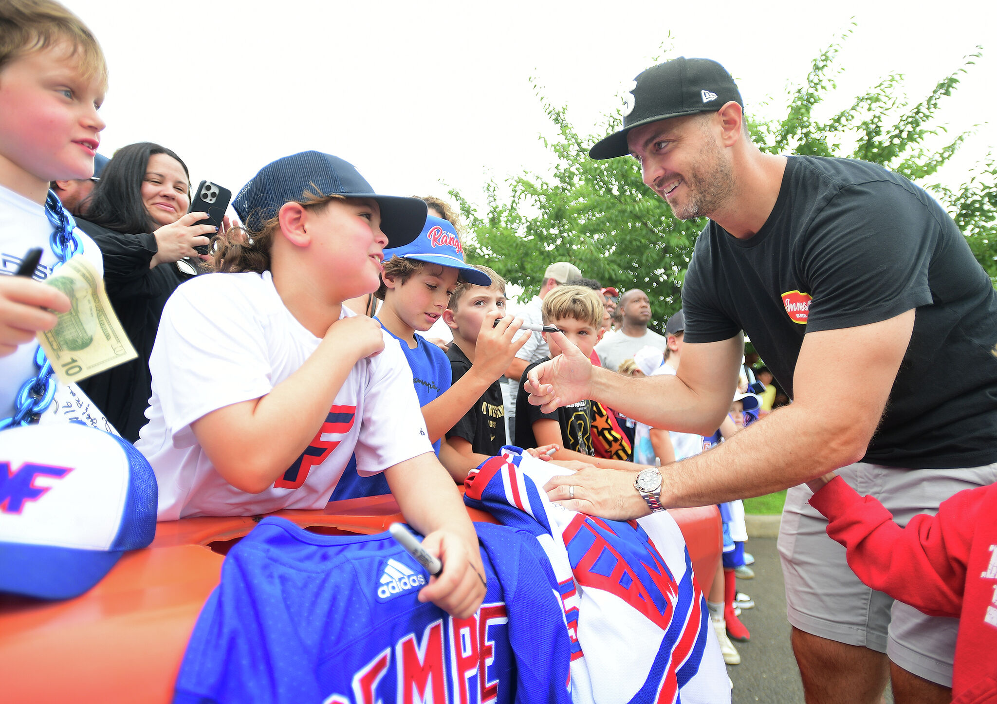 NHL, PWHL players turn out for Shoulder Check Showcase in Stamford