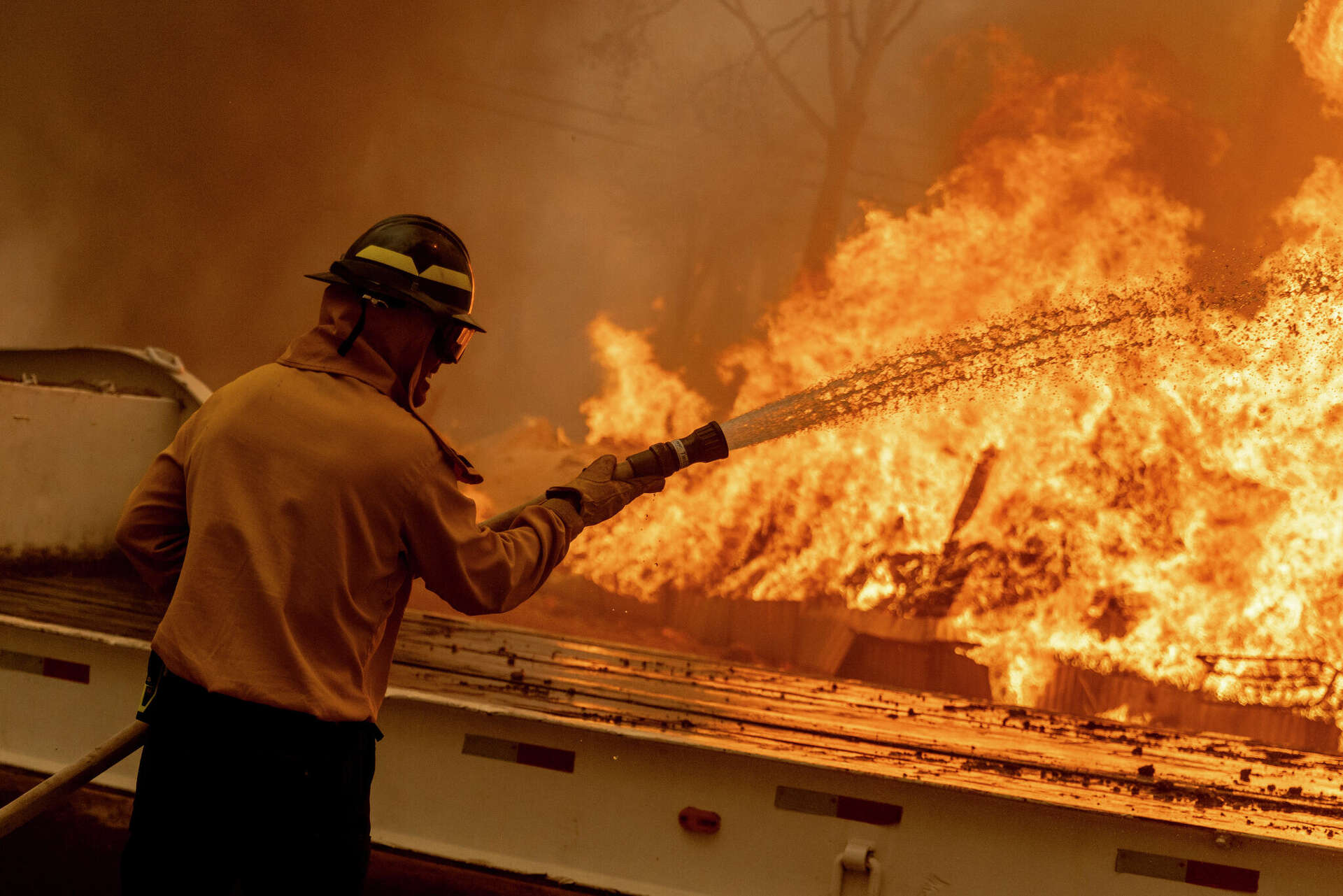 Park Fire near Chico explodes to 124K acres, arson suspect arrested
