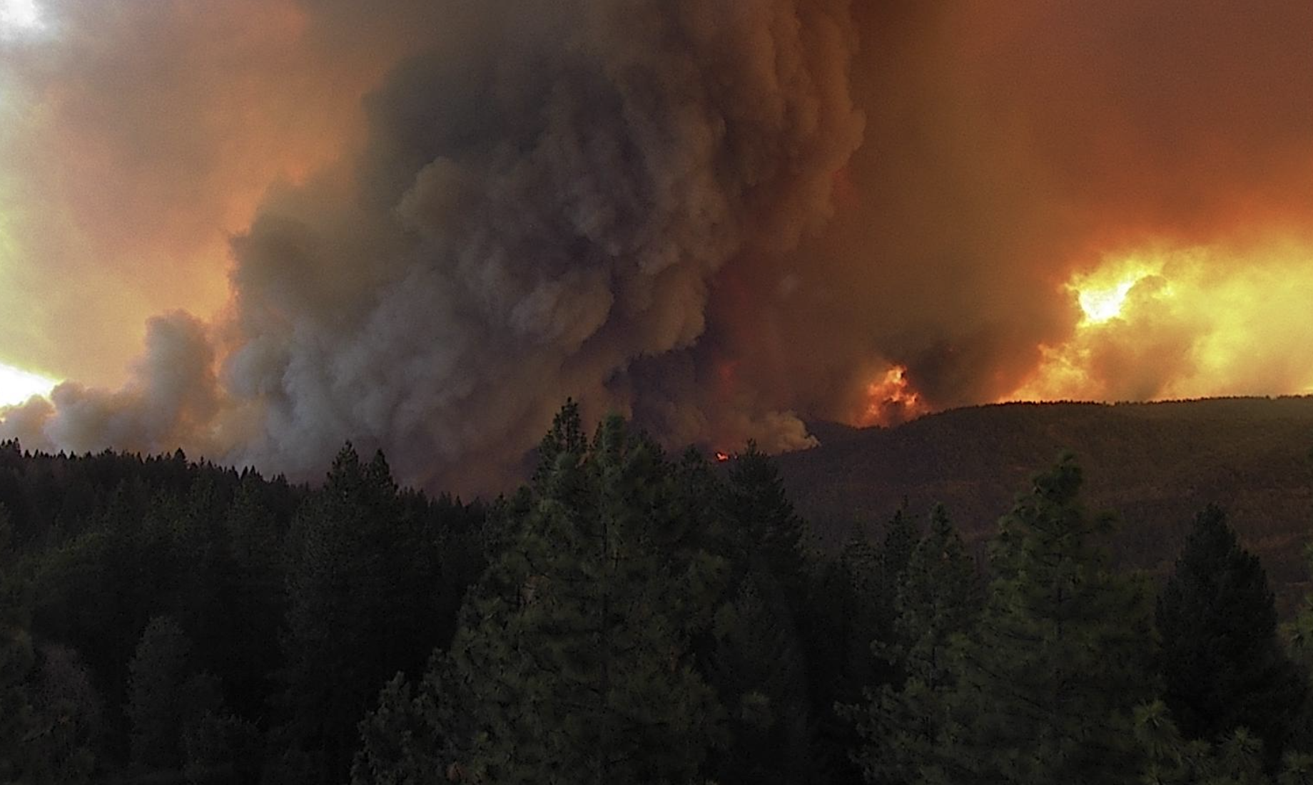 Extremely rare 'firenado' spotted over California's Park Fire