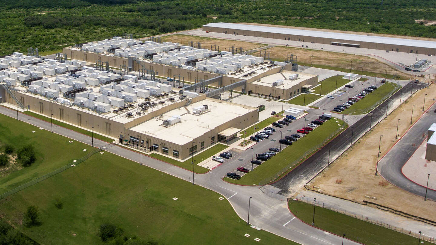 Microsoft buys 90 acres to expand San Antonio data center hub