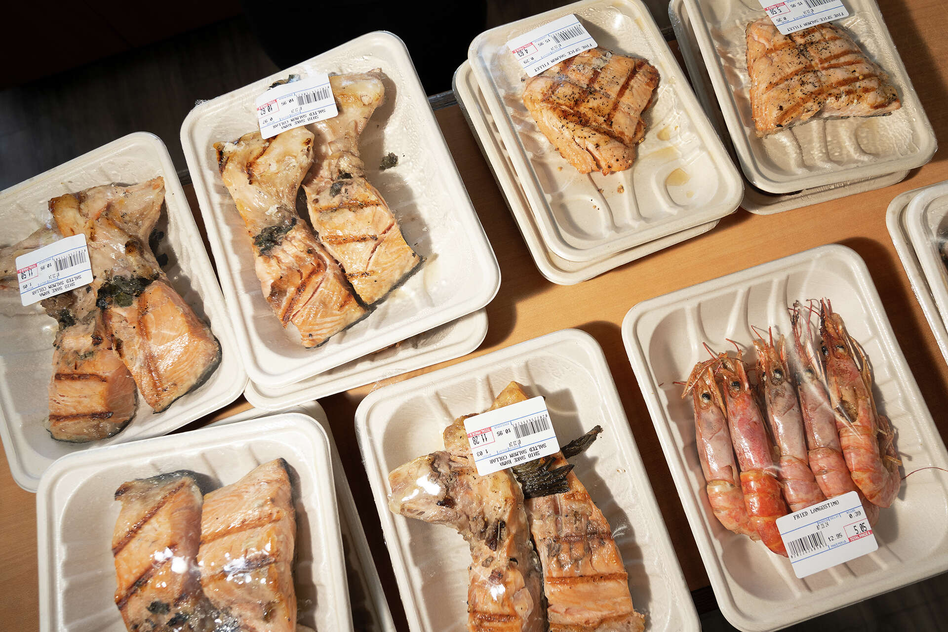 Why people line up outside this Bay Area grocery store every afternoon