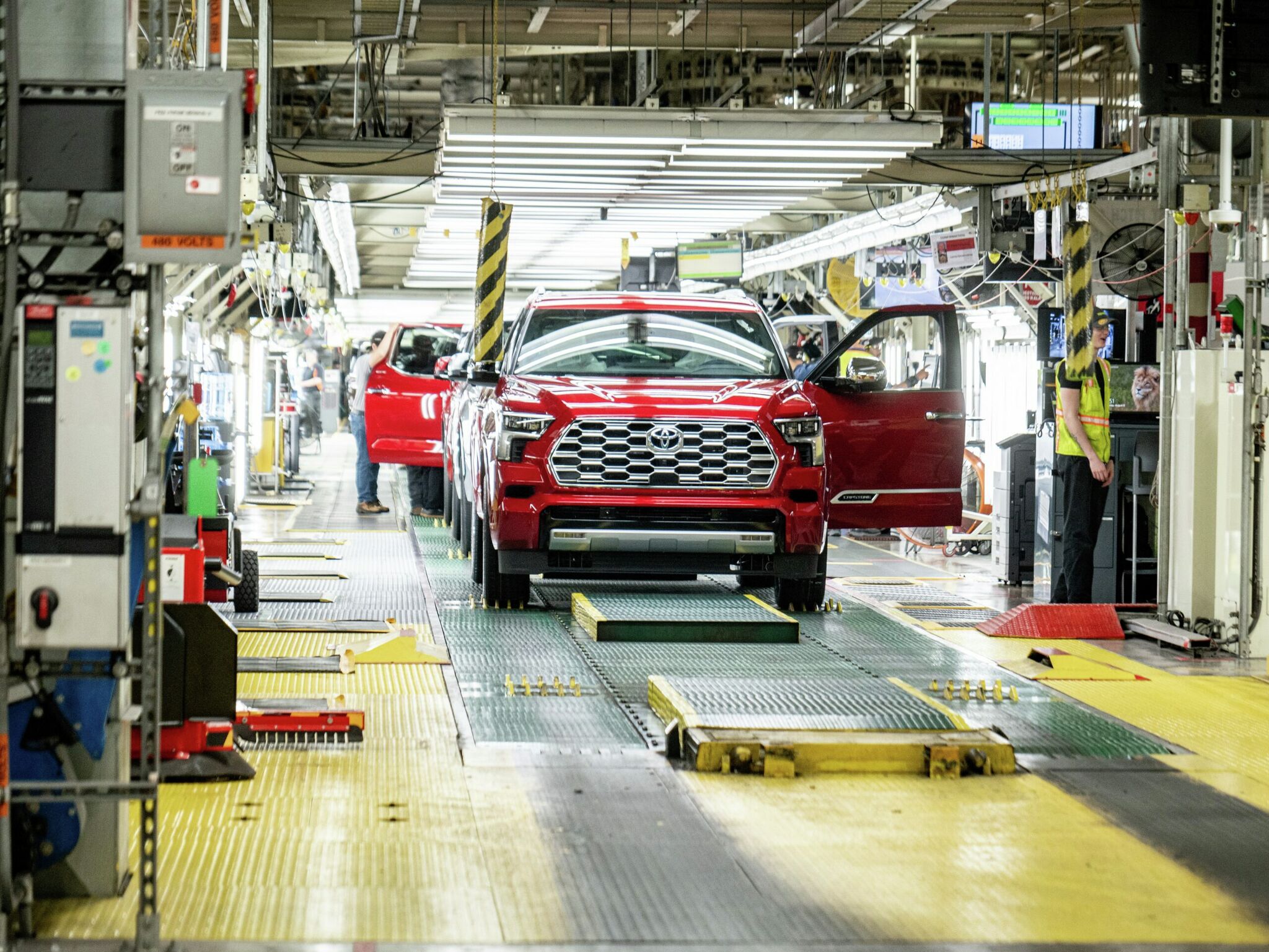 100,000 San Antonio-made Toyota Tundra pickups need new engines