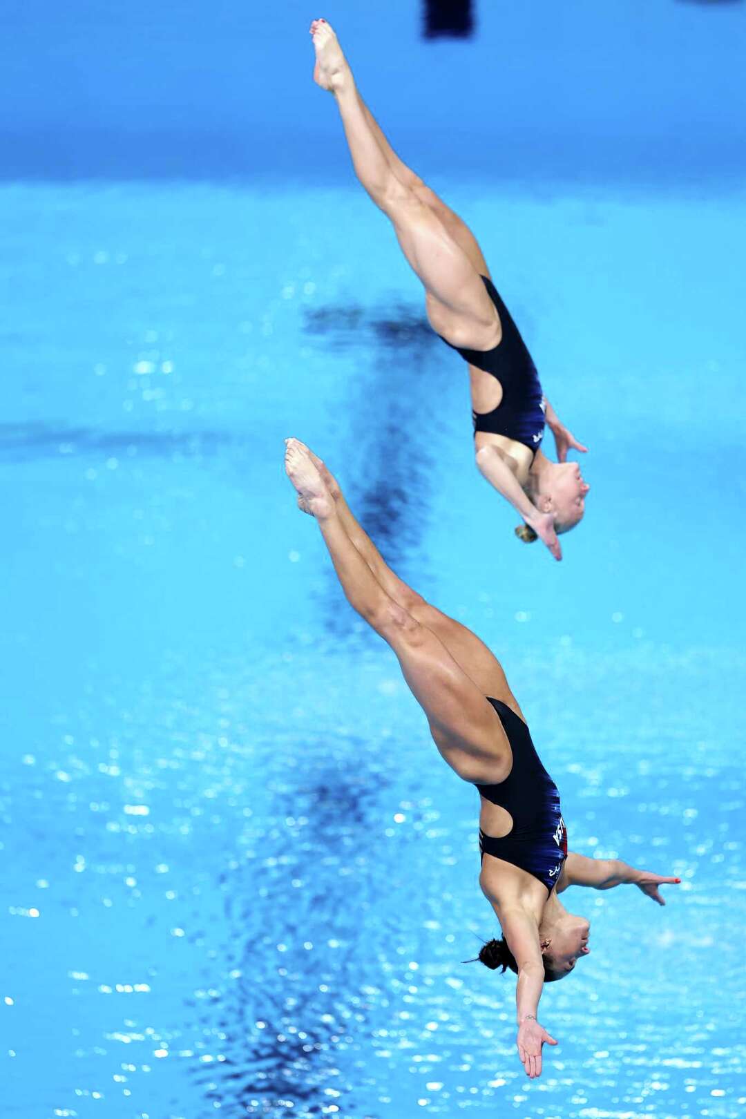 U.S. divers Kassidy Cook, Sarah Bacon win Olympic silver medal