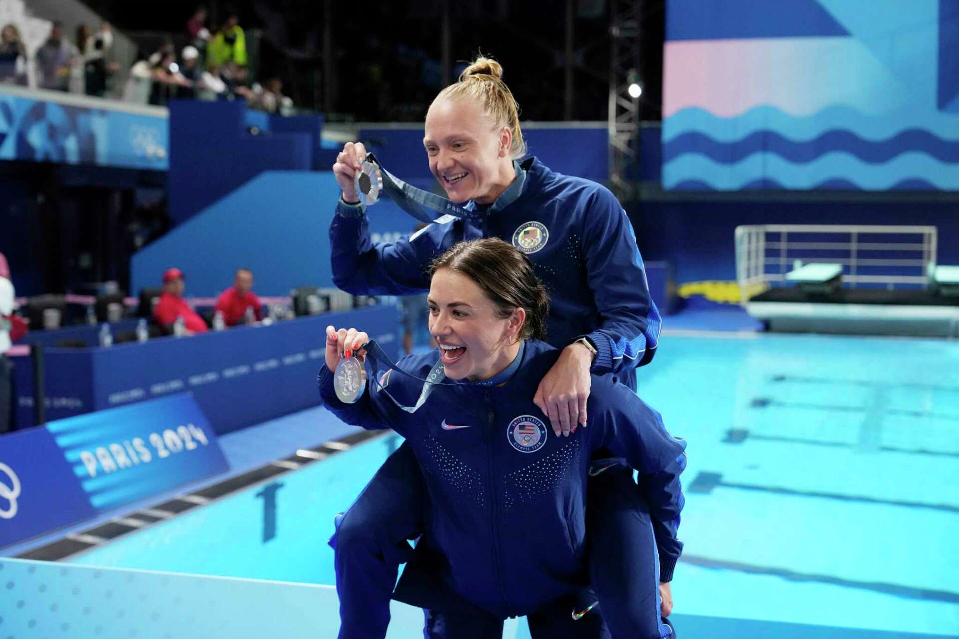 U.S. divers Kassidy Cook, Sarah Bacon win Olympic silver medal