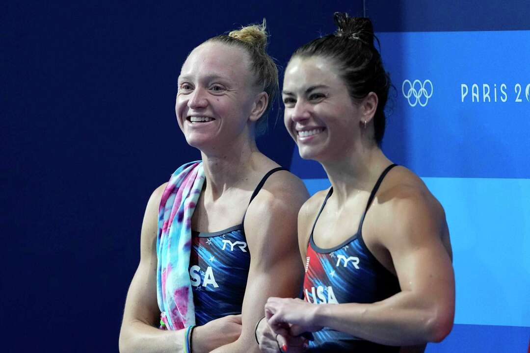 U.S. divers Kassidy Cook, Sarah Bacon win Olympic silver medal