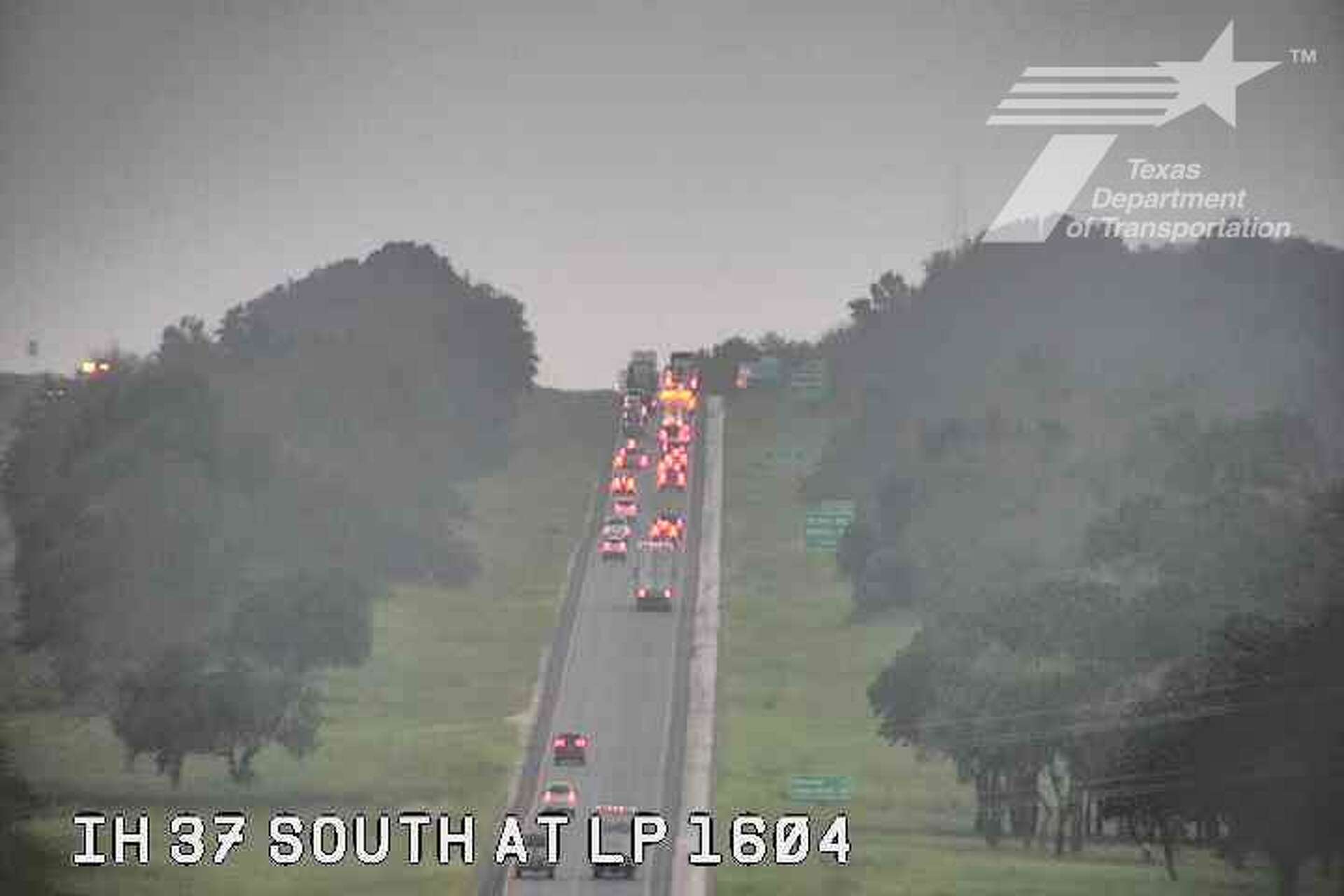 Deadly crash shuts down lanes on major San Antonio highway