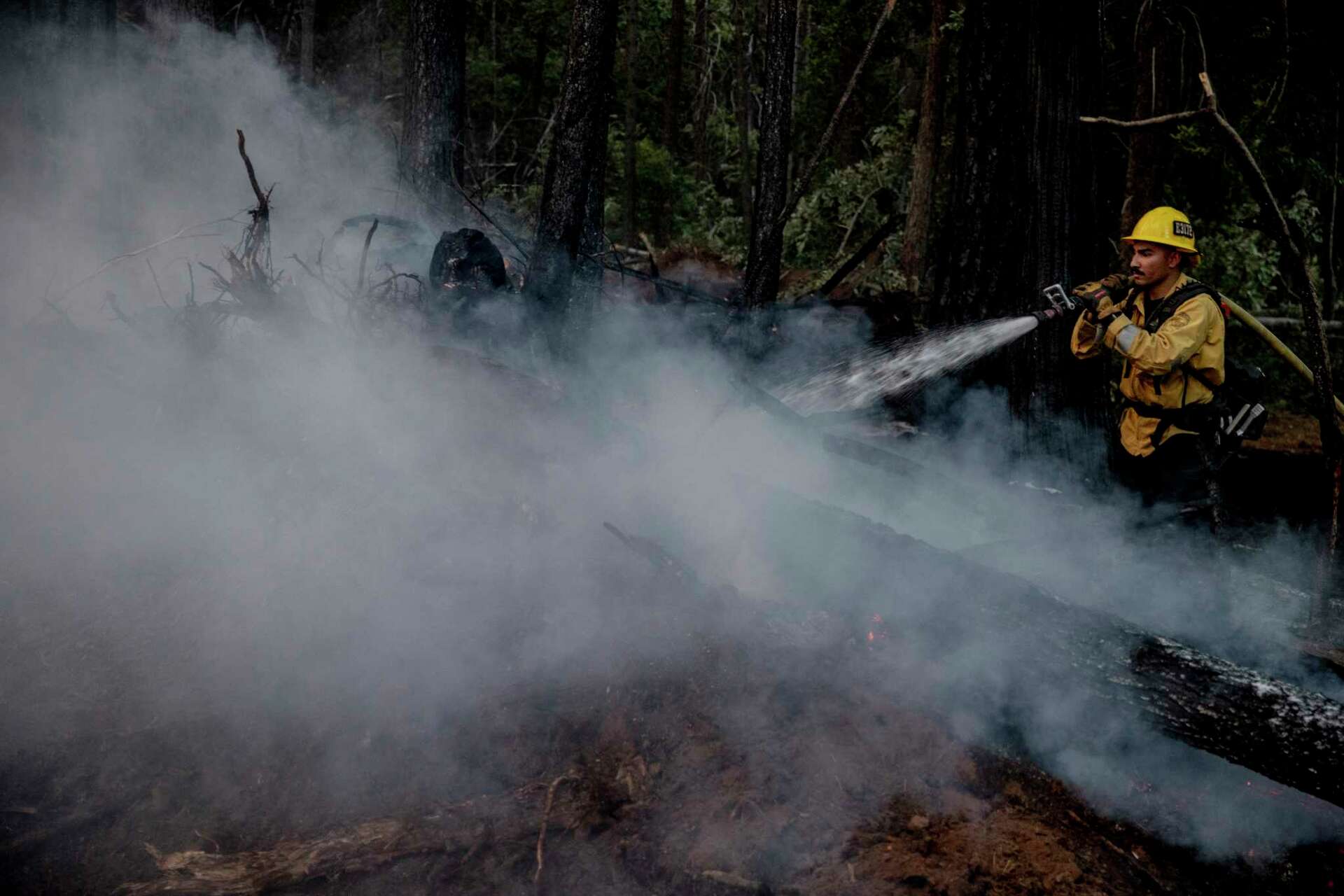 Park Fire near Chico crosses highway, surpasses 350,000 acres