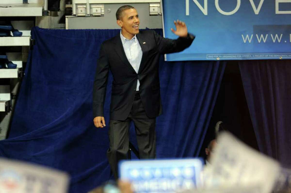 Obama rallies Democrats in Bridgeport