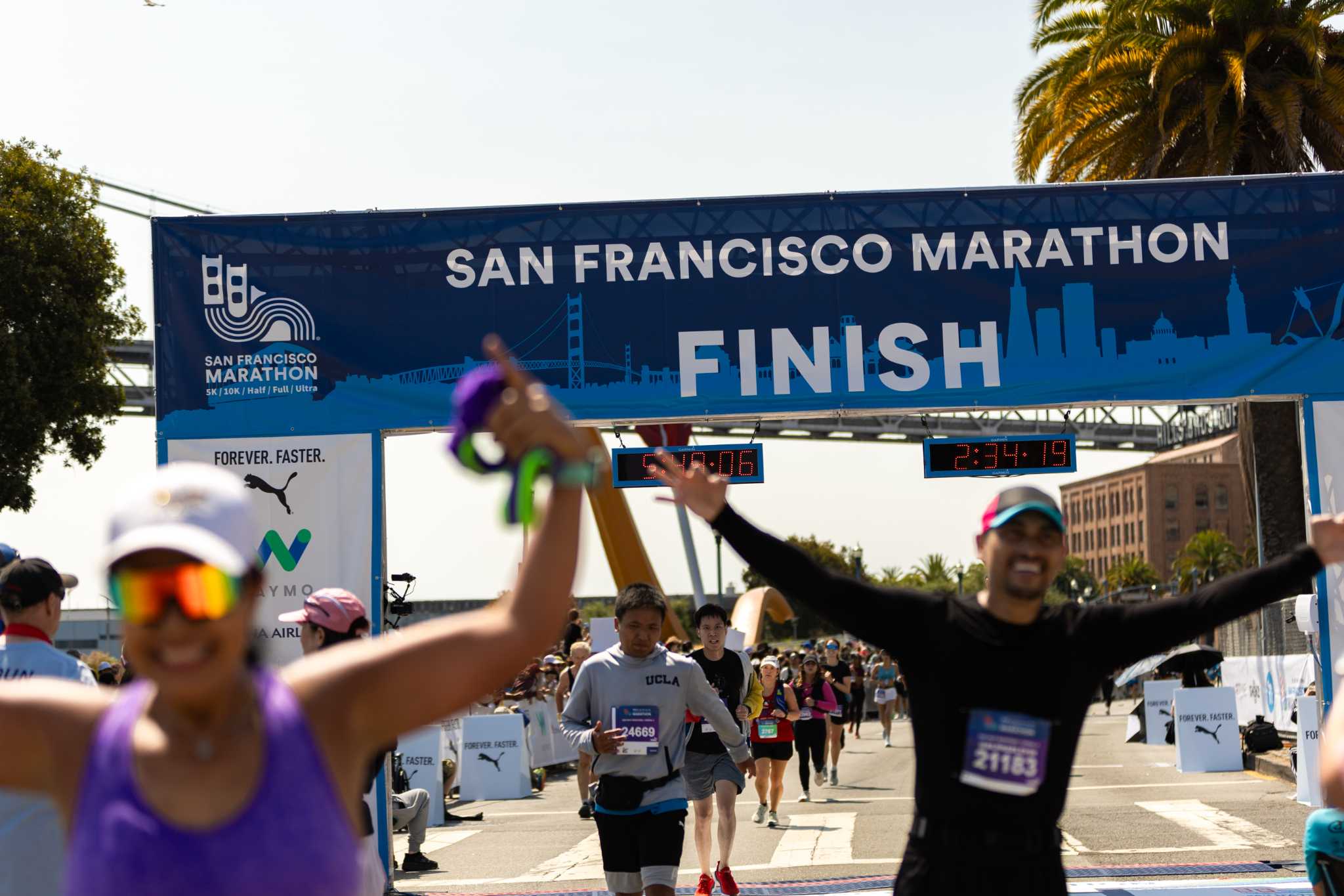Thousands hit streets for SF Marathon. Here are the winners
