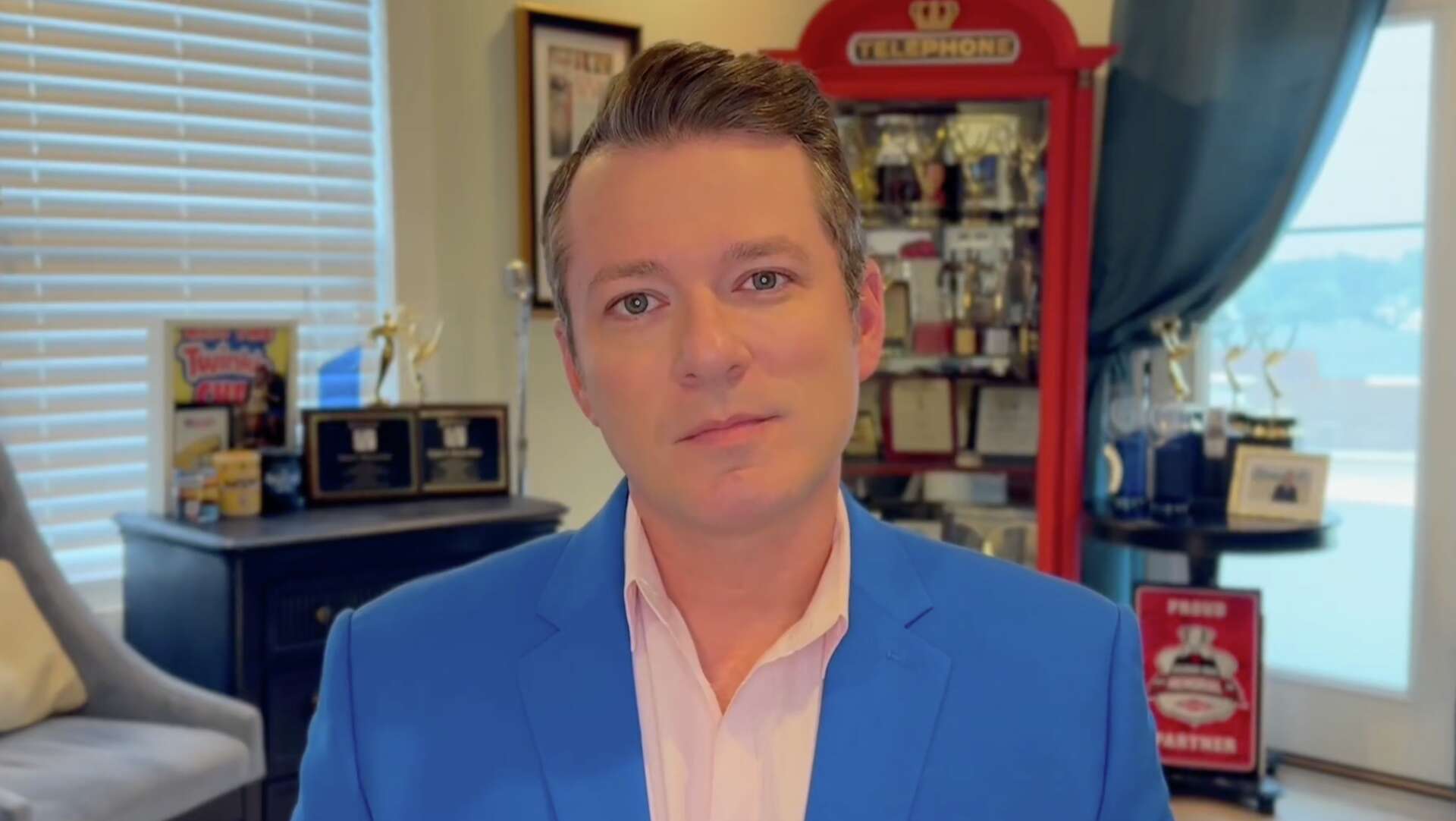 WNEM TV5 not renewing contract with news anchor David Custer