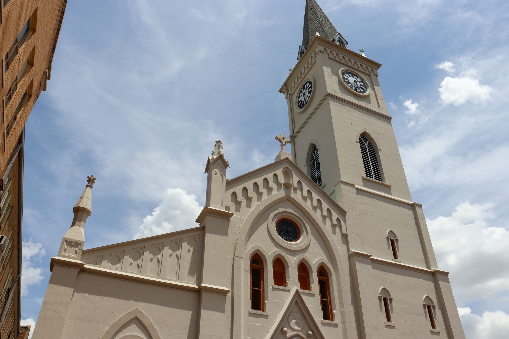 Capture downtown Laredo’s charm during a free sketch tour