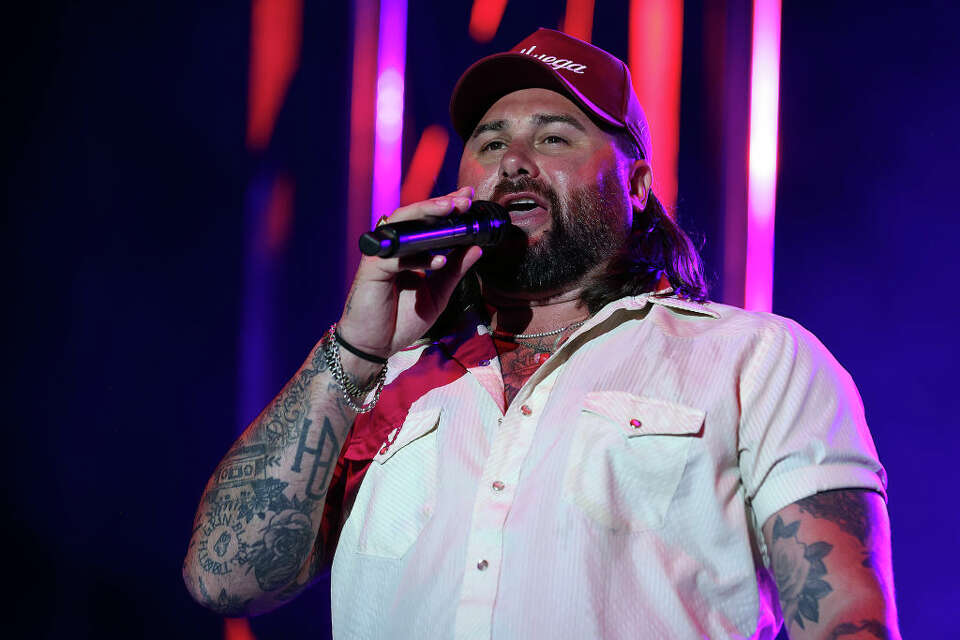 Koe Wetzel says cops asked for autograph after Whataburger arrest
